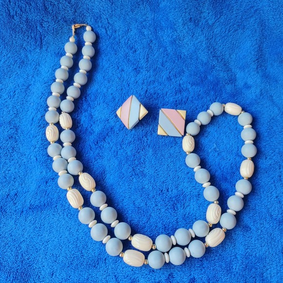 Napier | Jewelry | Vintage Napier Blue White Molded Beaded Necklace ...